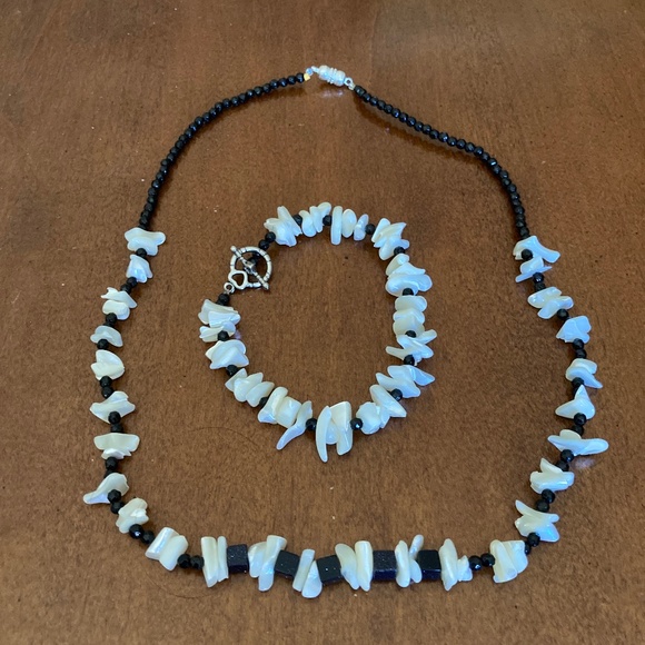 Jewelry | Nbw Black And White Puka Shell Necklace And Bracelet Set ...